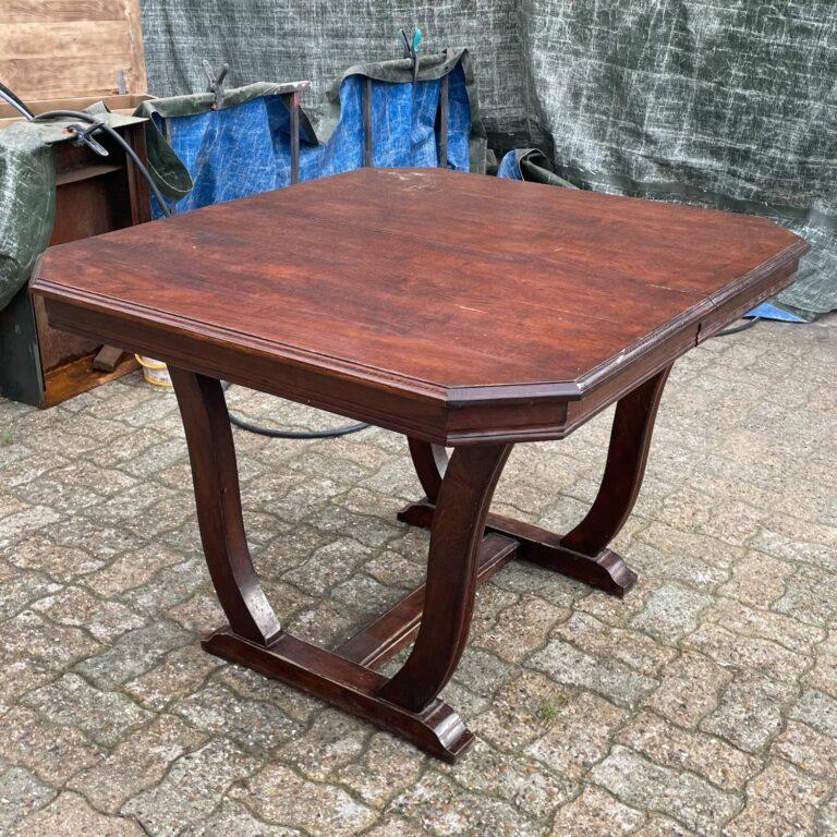 Les tables anciennes relookées - l'atelier crISAlide